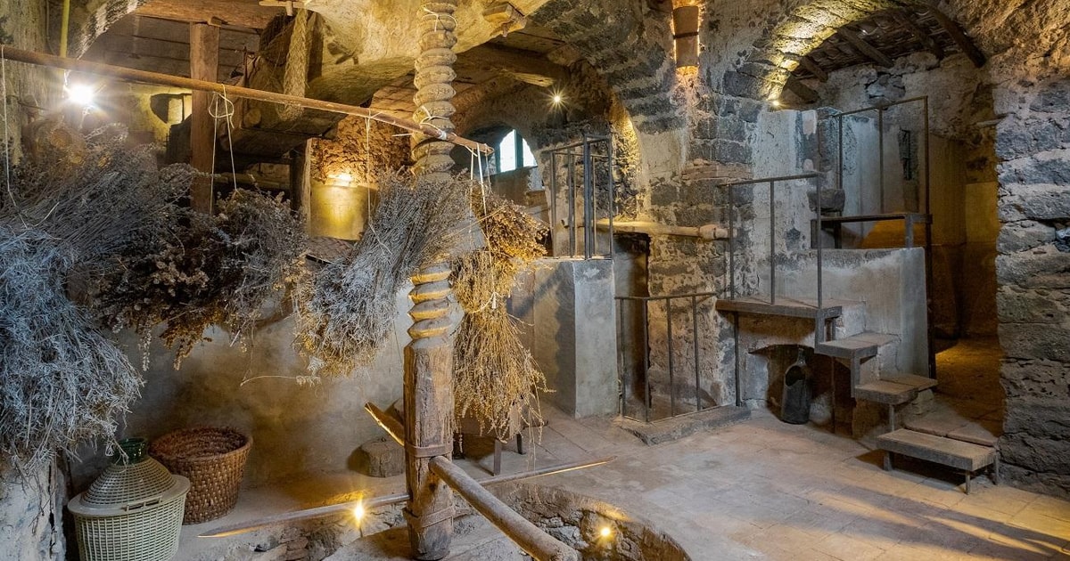 Acireale:Passegiata Barocca e degustazione vini alla Batia | GetYourGuide