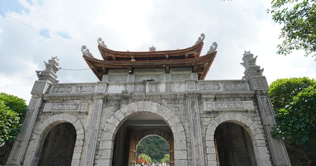 Luxe rondreis Bich Dong Pagode-Hoa Lu-Tam Coc-Mua Grot-Fietsen ...