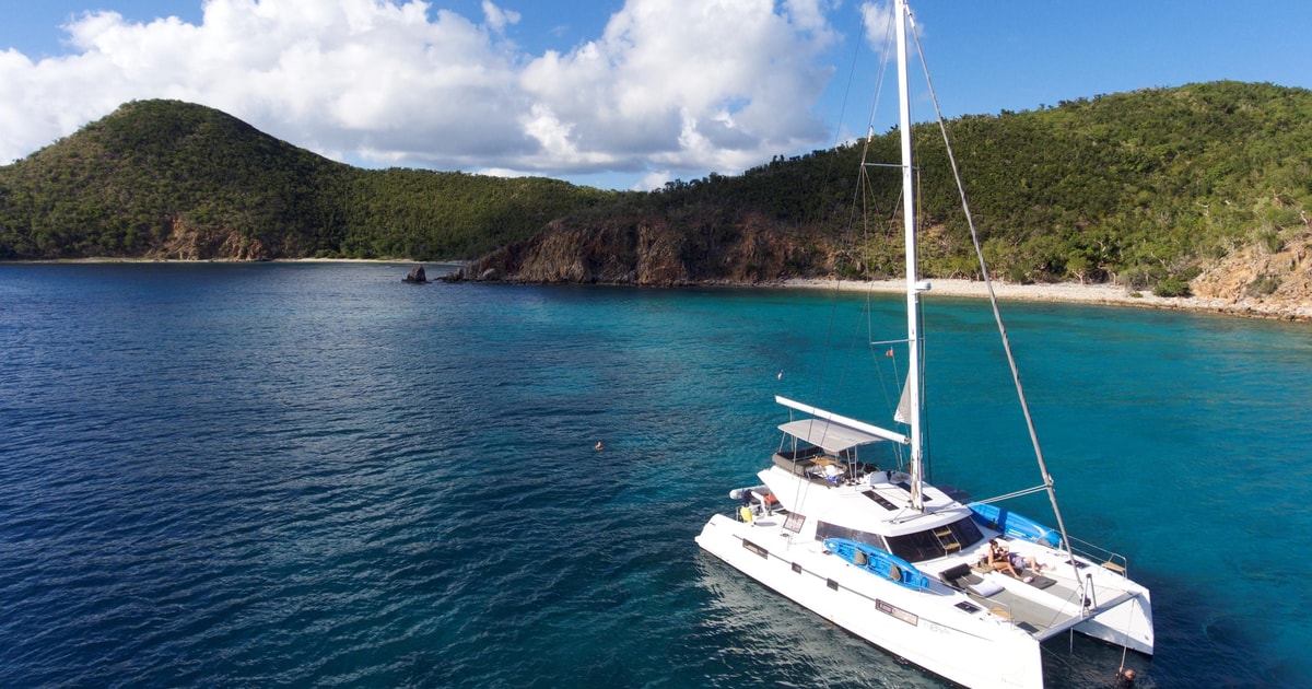 Desde Roses: Excursión de mediodía en catamarán - Cap de Creus ...