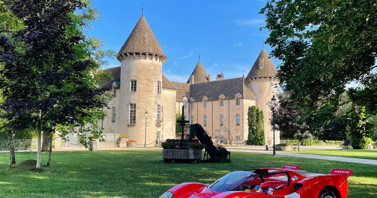 Visite des musées du Château de Savigny : avions, voitures, motos ...