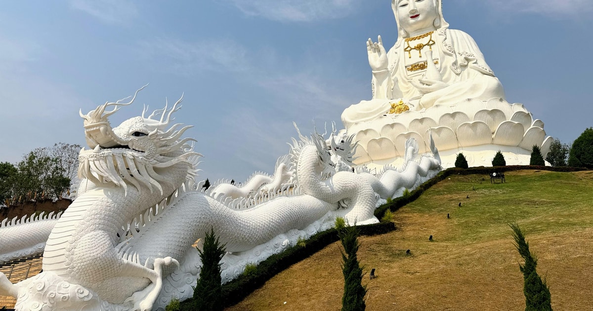 Chiang Rai: Berømte templer og Lalita Cafe' | Privat tur | GetYourGuide