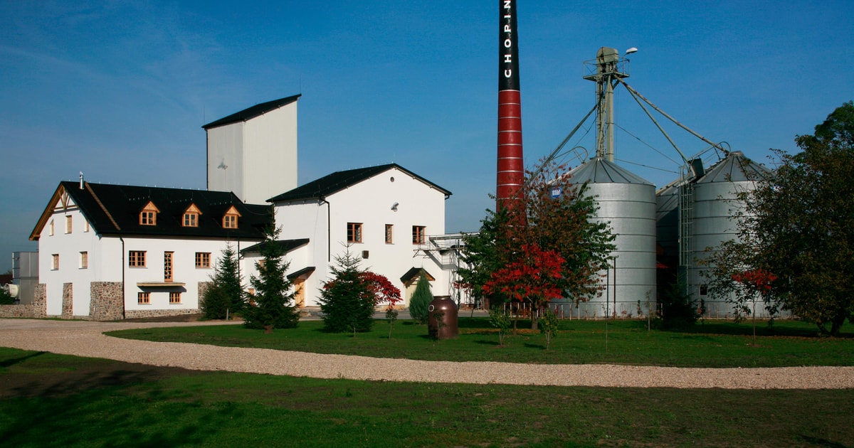 Krzesk: Chopin Vodka Distillery Tour med velkomstdrink | GetYourGuide