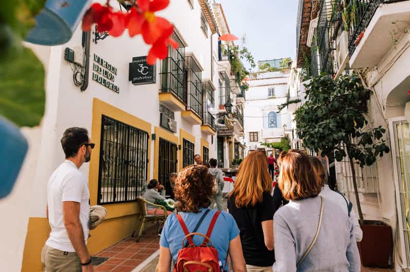 Descubre el Casco Antiguo de Marbella con un tour privado de cinco estrellas | GetYourGuide