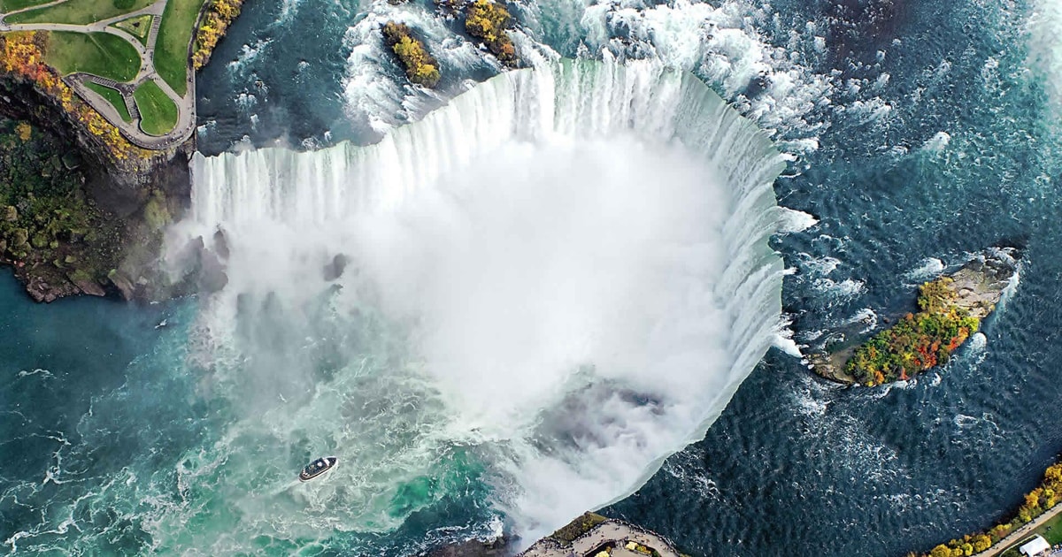 Explore Niagara Falls with bus ticket from/to Toronto | GetYourGuide