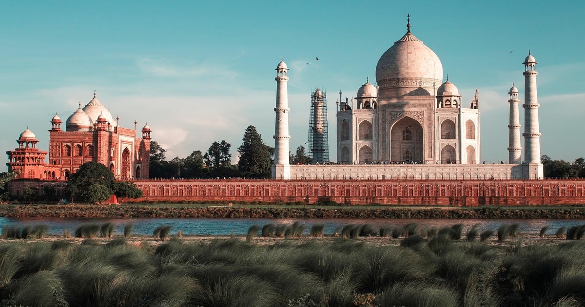 Von Delhi: Taj Mahal, Agra Tagestour mit dem Auto am selben Tag ...