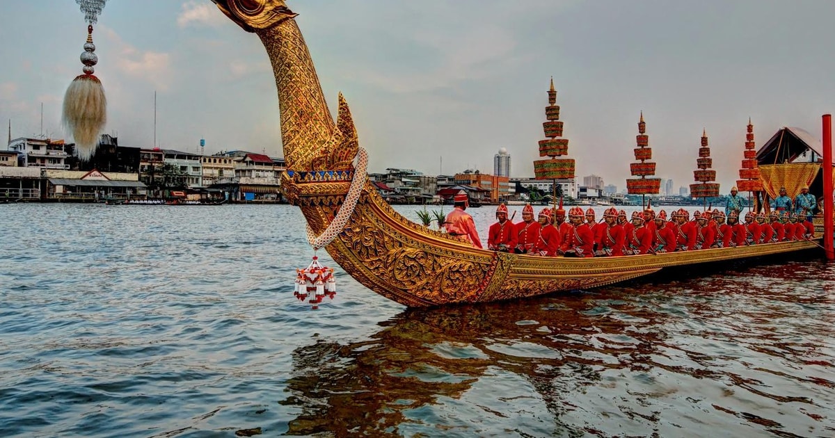 Chilling by the Khlong | GetYourGuide