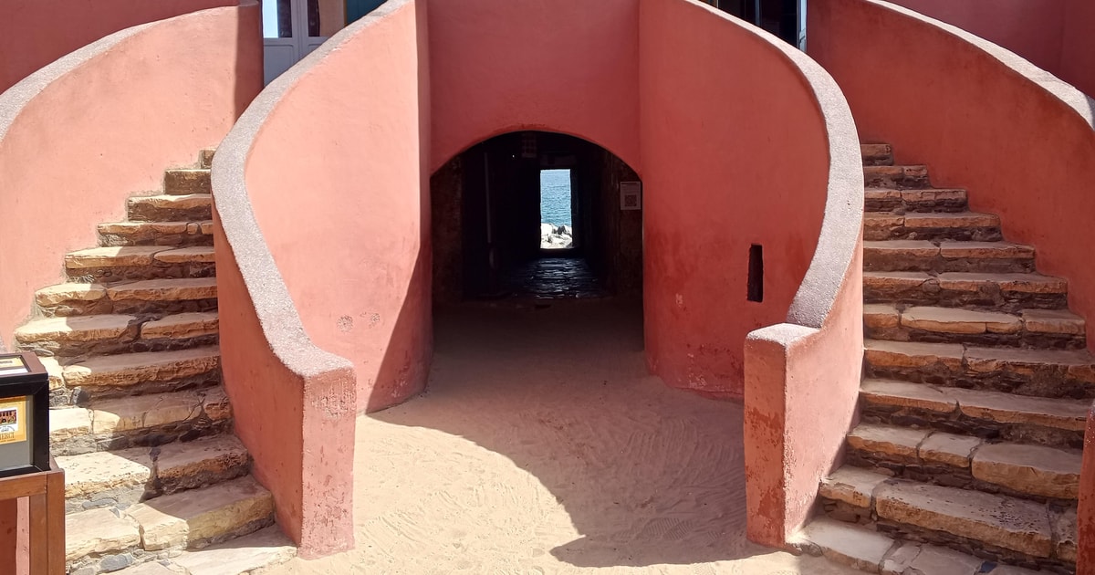 Dakar: Tour zur Insel Gorée und zum rosa See | GetYourGuide