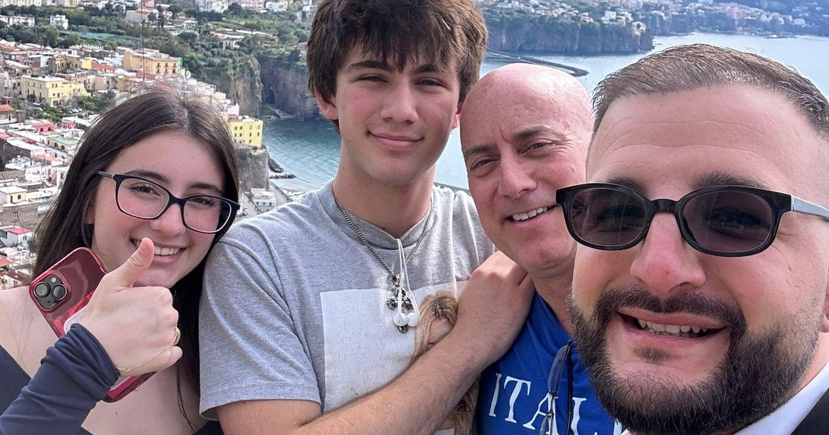 Fra Napoli transport t/r til Salerno/Vietri | GetYourGuide