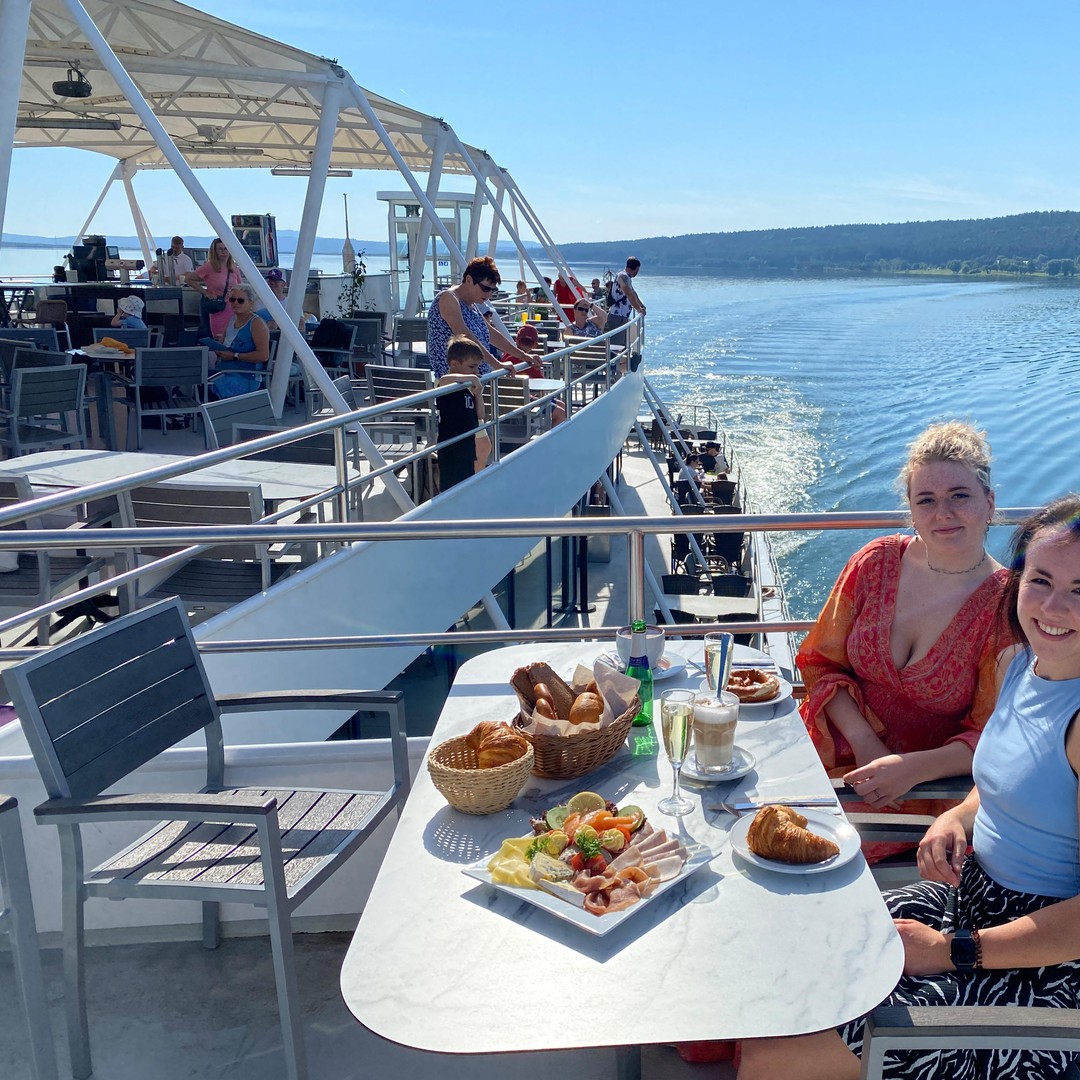 Brombachsee: Schiffstour auf dem Trimaran "MS Brombachsee" | GetYourGuide
