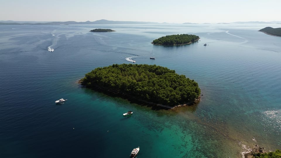 Motorboat Inmark Fisher 20 115hp -Toro 2 | GetYourGuide