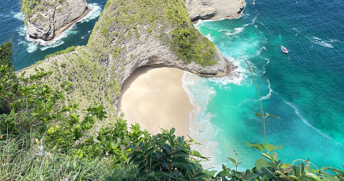 Nusa Penida: Tour 1 day West Coast with Local Guide | GetYourGuide