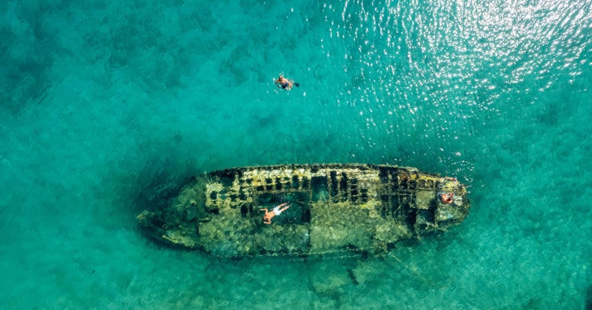 Split: Blaue Lagune, Schiffswrack & Šolta mit Mittagessen & Getränken | GetYourGuide