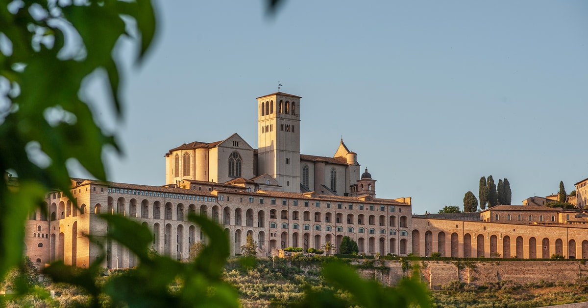Assisi: Walking Tour with St. Francis Basilica Visit | GetYourGuide