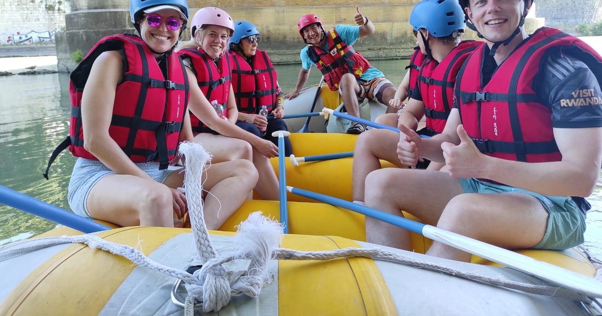 Roma: 2 horas de rafting en el río Tíber | GetYourGuide