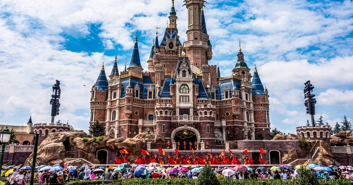 Tokyo Disneyland/DisneySea Entry Pass & Shared Transfer | GetYourGuide