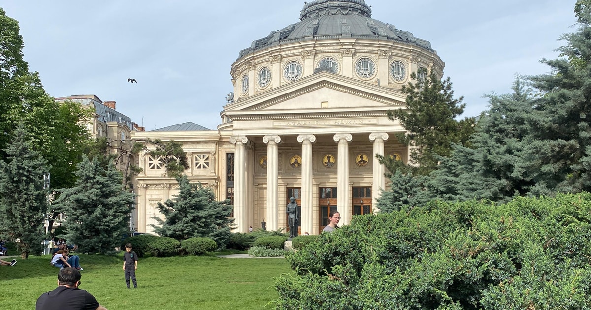 O Excursie Ghidată prin Culorile și Aromele Orașulul | GetYourGuide