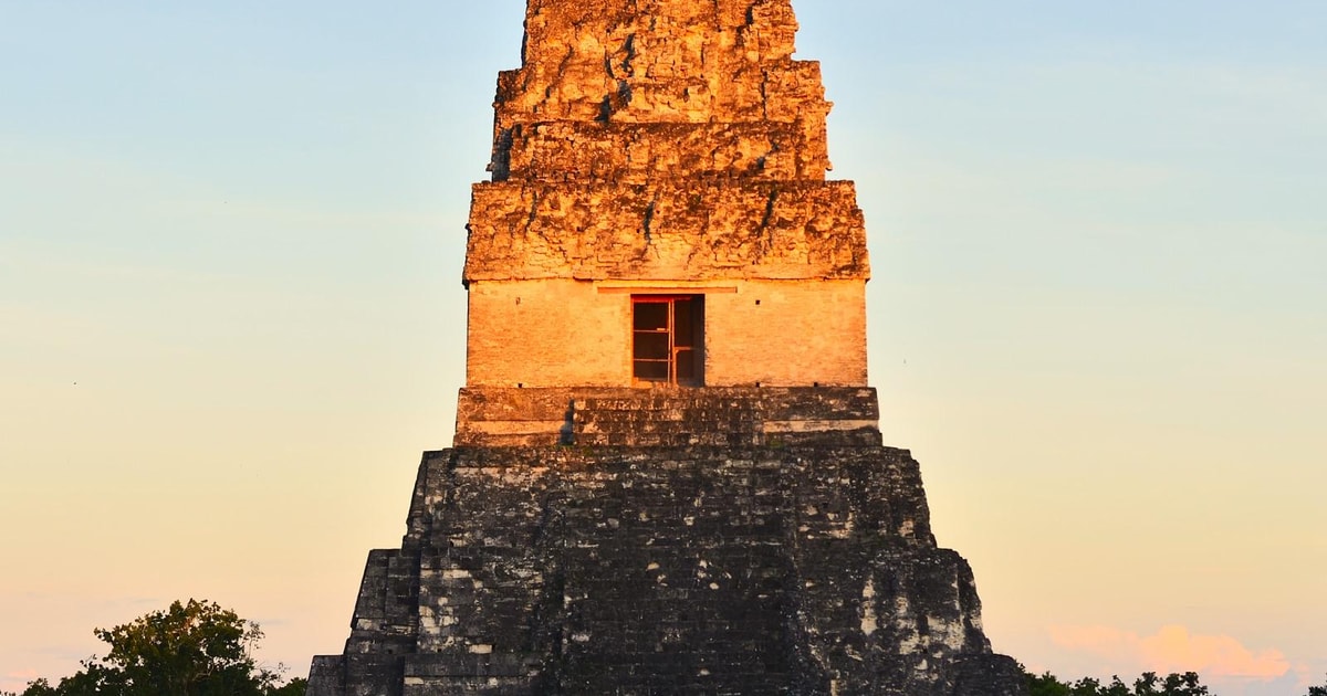 Van Flores: Tikal voor jou - Plus service | GetYourGuide