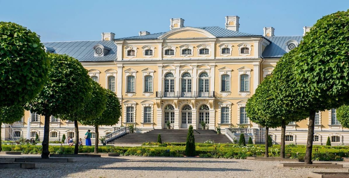 Explore the Baltics: Riga - Vilnius / Vilnius - Riga Daytrip | GetYourGuide
