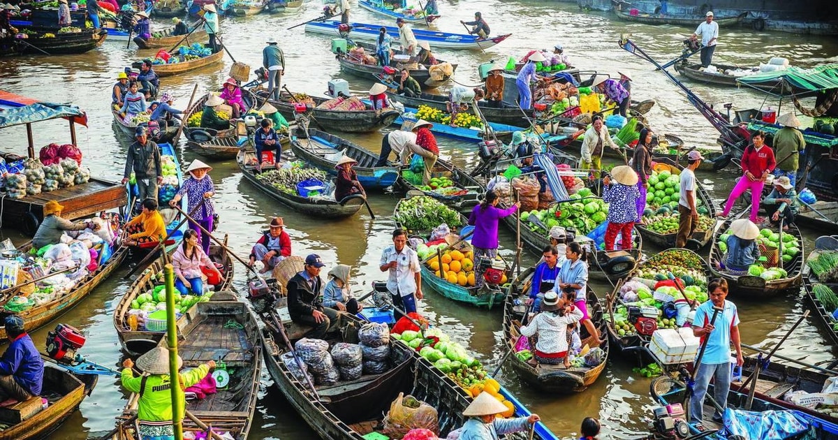 Discover the Charms of Cai Rang Floating Market | GetYourGuide