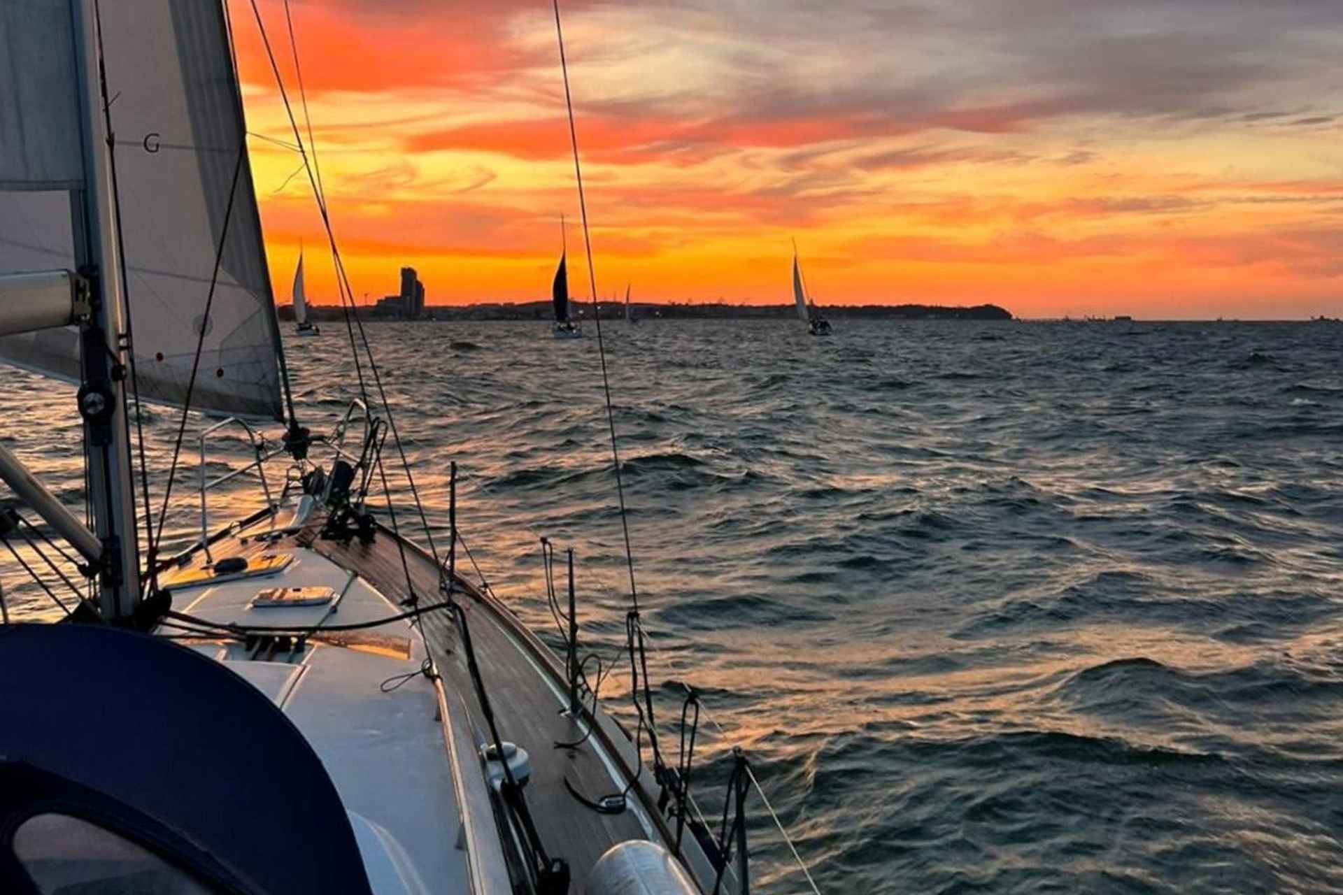 Gdańsk/Sopot: Private Boat Party with Music & Drinks | Guide to Europe