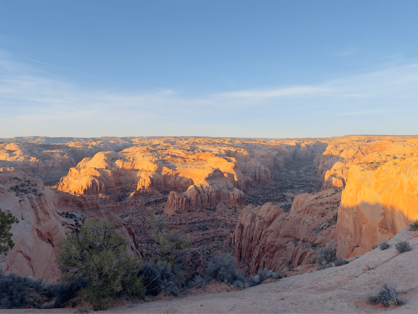 Tonalea: Guided Eggshell Arch Hike w/ Day or Sunset Options | GetYourGuide