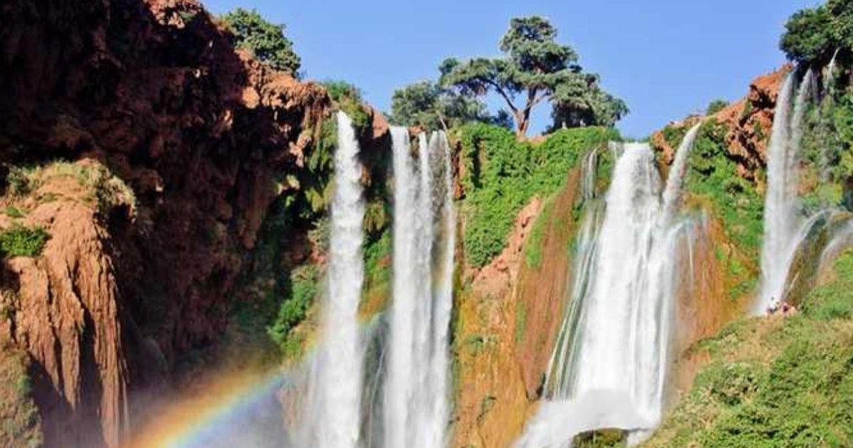 Från Marrakesh: Guidad tur till Ouzouds vattenfall med åktur med båt ...