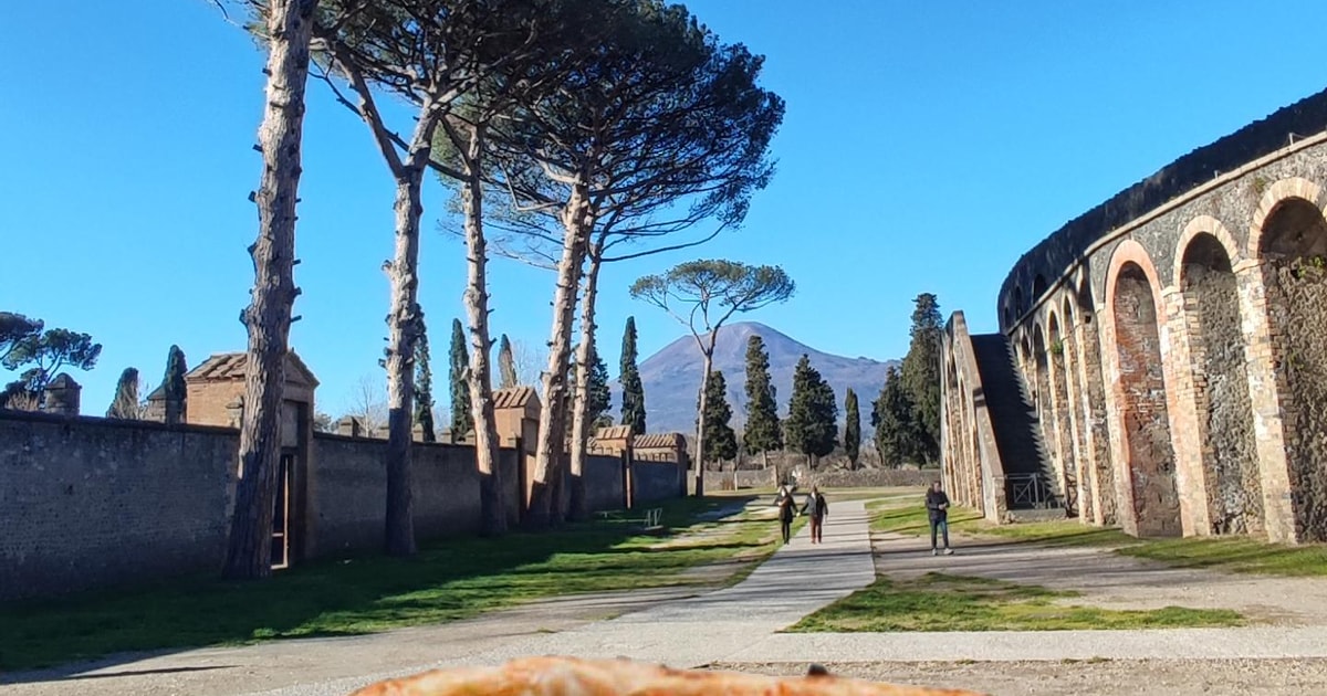 Pompeii Tour with Archaeological Expert and Lunch | GetYourGuide