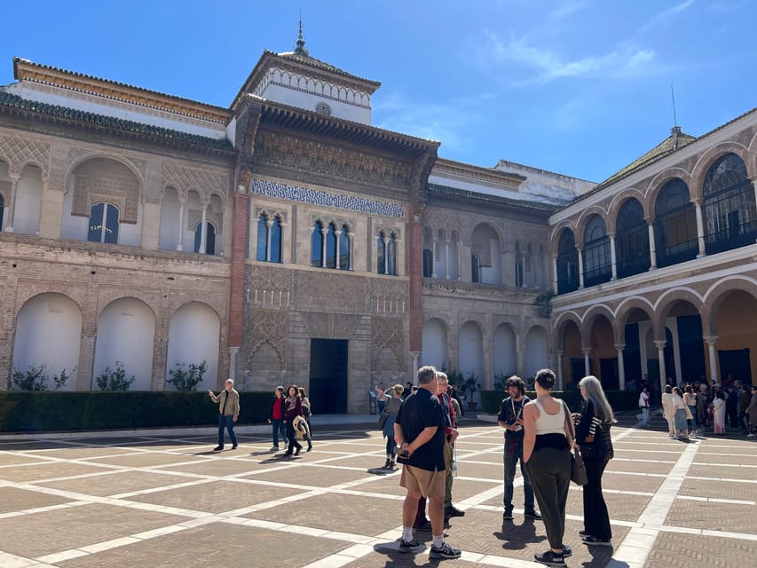 Sevilija: Ekskursija po Alkazarą su gidu ir įėjimo bilietu | GetYourGuide