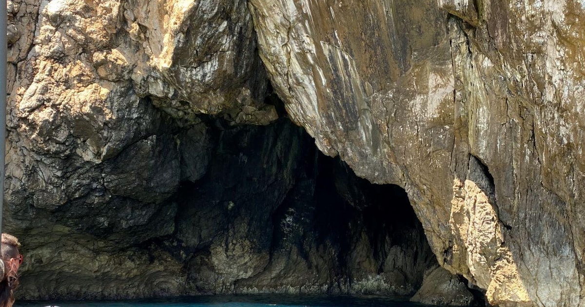 Sesimbra: Taxi Barco a la Playa de Ribeiro do Cavalo | GetYourGuide