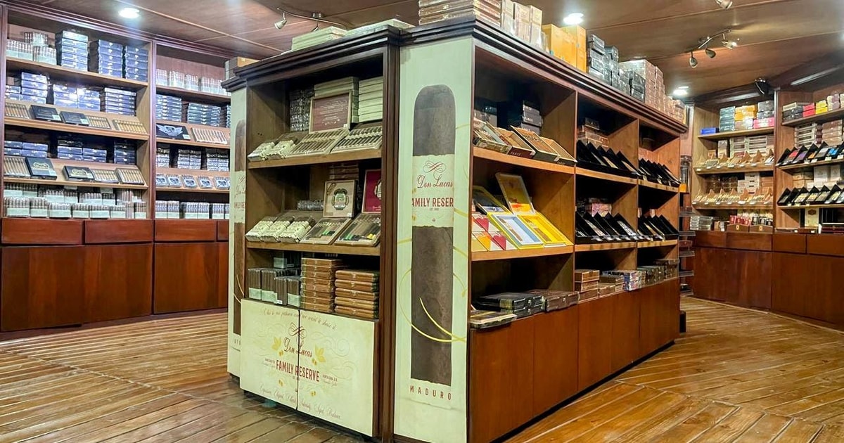 Guidet tur til Don Lucas Cigar Factory & Souvenirs Store | GetYourGuide