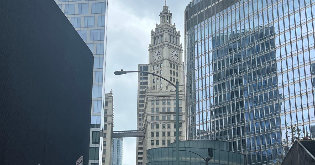 Ghosts of Old Chicago: River North District Ghost Walk | GetYourGuide