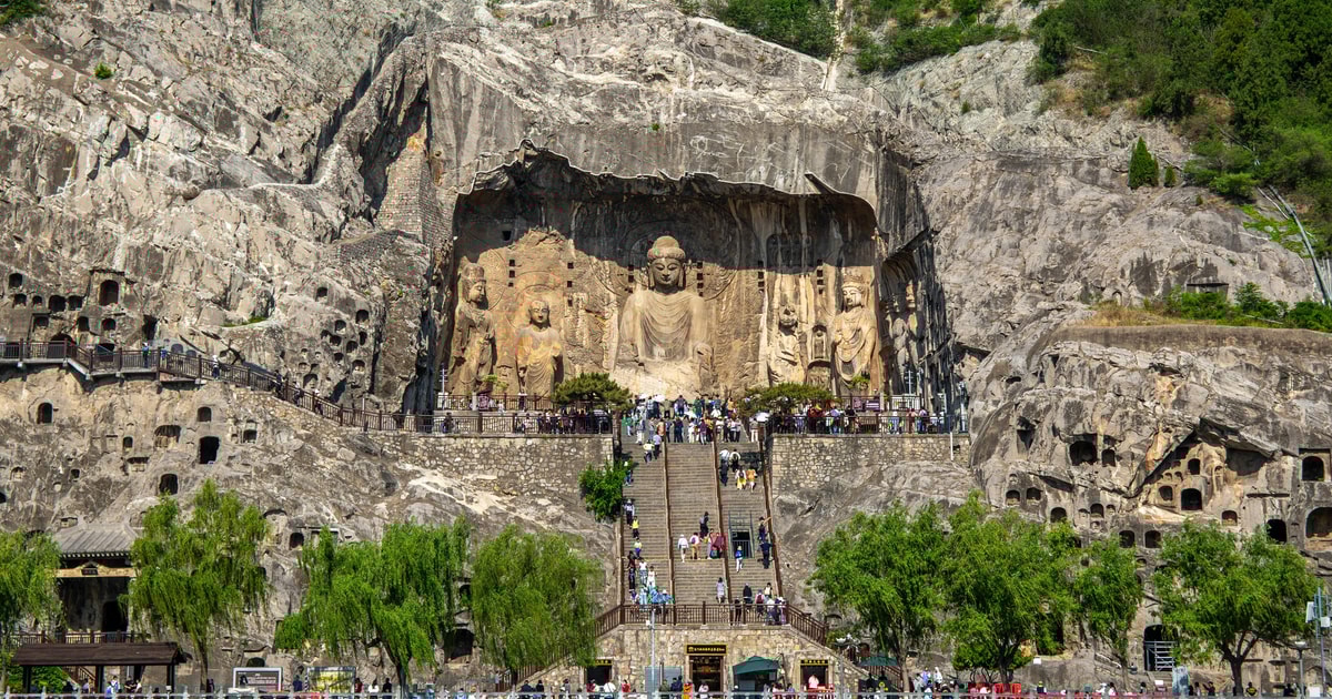 Luoyang: Shaolin Kung Fu & Longmen Grottoes 3-Day Tour | GetYourGuide