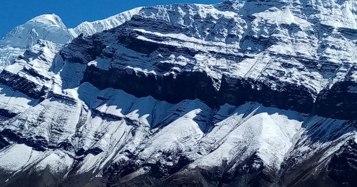 28 Días de Escalada al Pico Pisang, Circuito del Annapurna y Trekking a ...