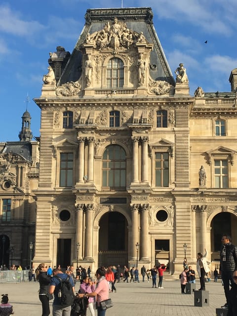 Louvre's highlights in two hours | GetYourGuide