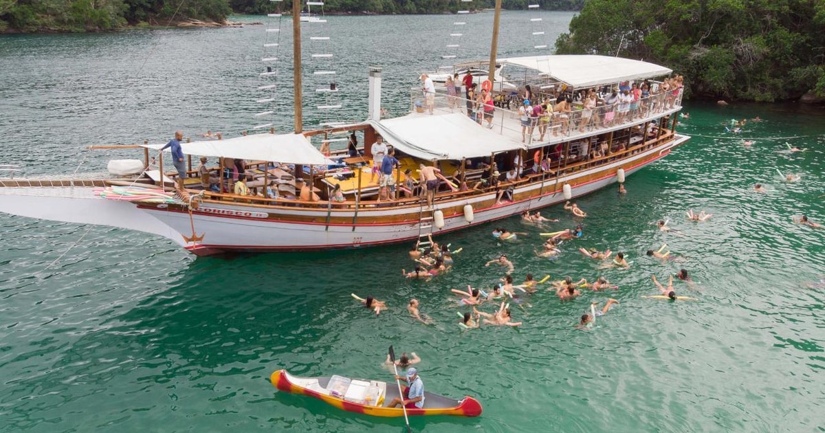 Rio de Janeiro : Excursion en catamaran pirate à Ilha Grande | GetYourGuide