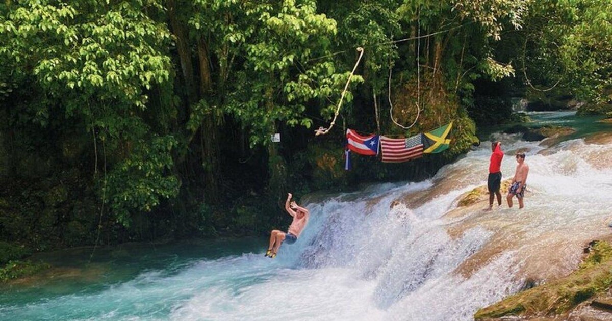 Ocho Rios: Blue Hole en Secret Falls sightseeingtour | GetYourGuide