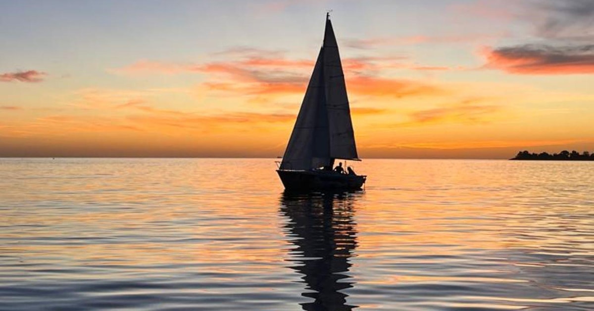 Private Sailing Tour with "Alfajores" and Wine | GetYourGuide