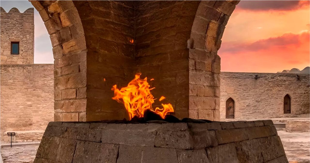 Baku: Alte Schnitzereien, Kaspische Küste und Strand – Tagestour ...