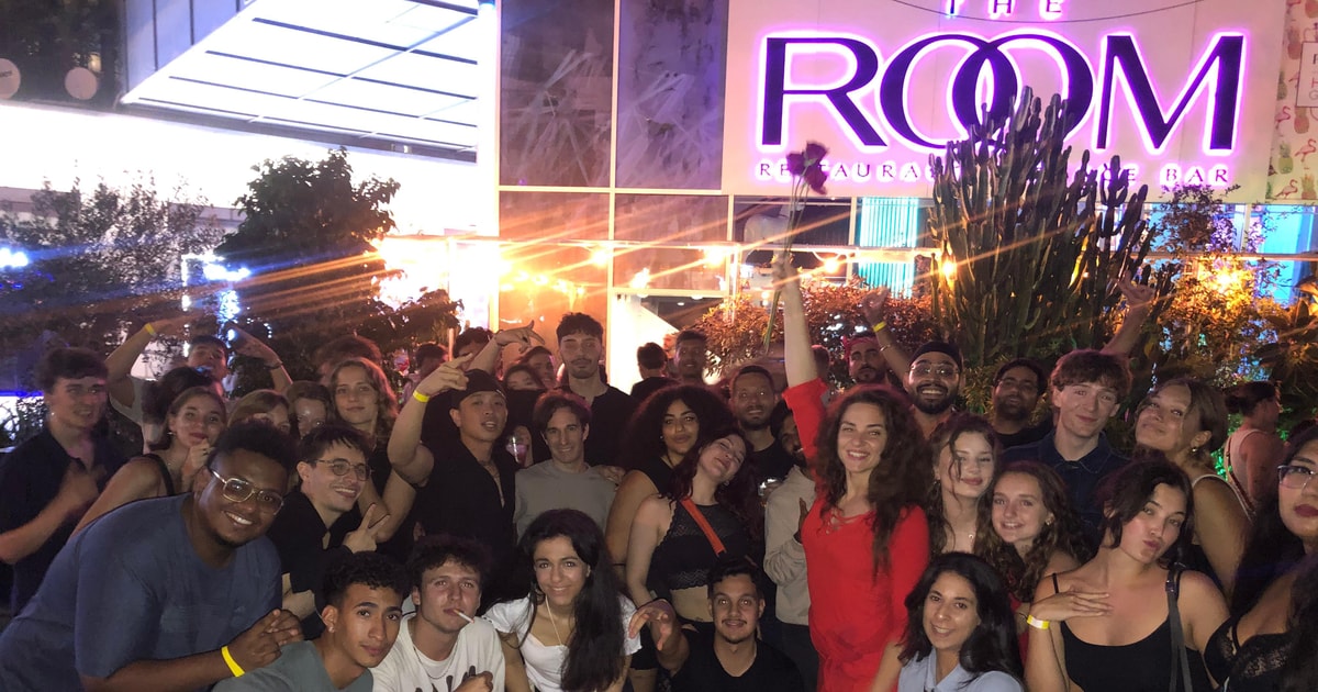 Barcelona Pub Crawl por KING International Party Tour | GetYourGuide