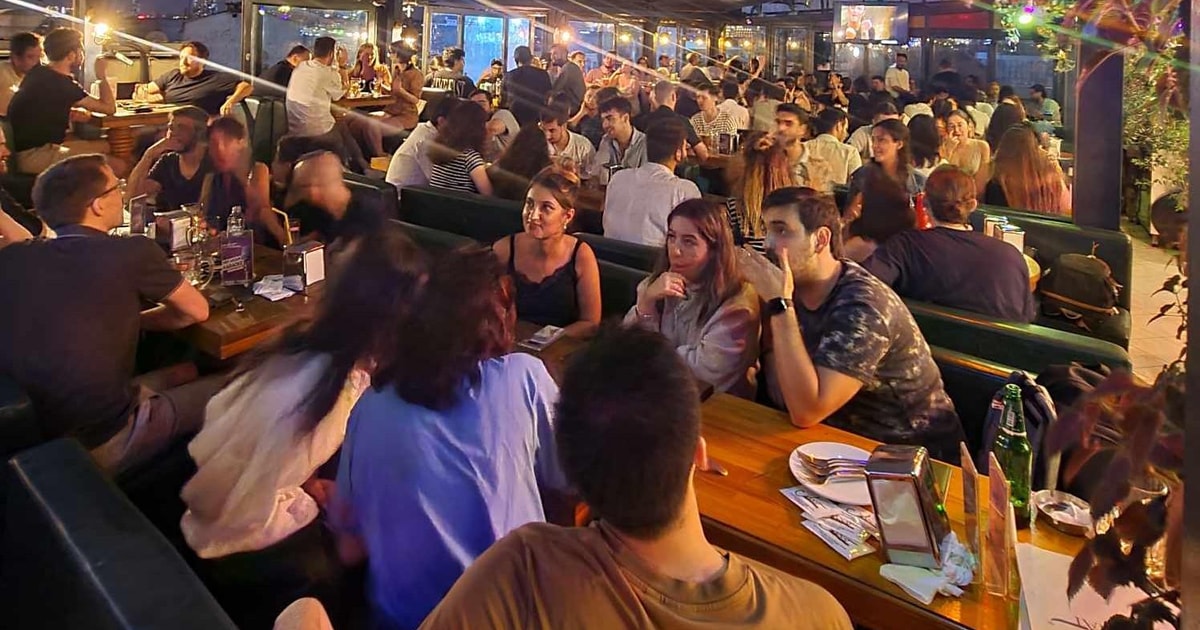 Pub Quiz e serata di pub crawl a Istanbul a Beyoğlu | GetYourGuide