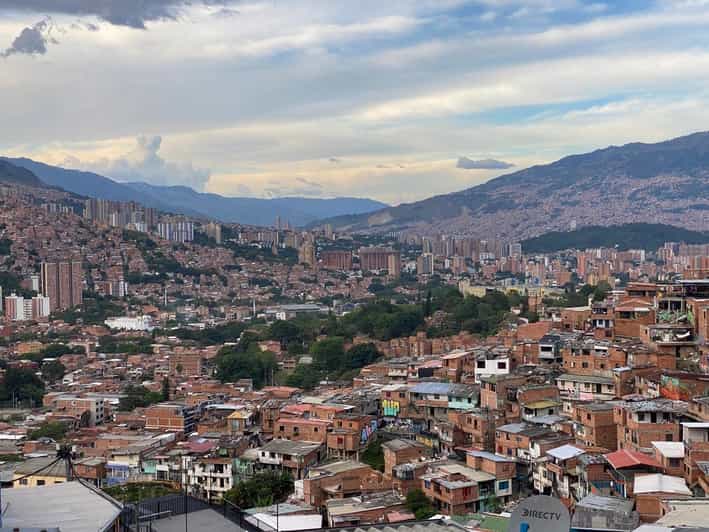 Tour Medellín: Pablo Escobar y Comuna 13 | GetYourGuide
