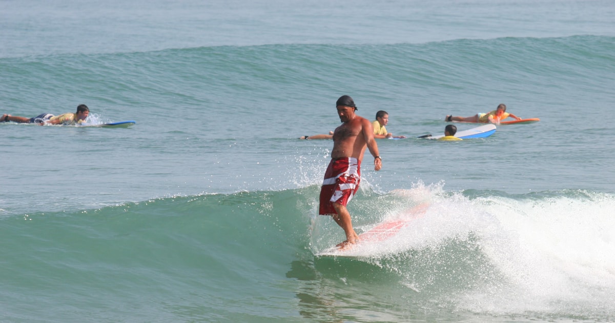 Biarritz: Cours de surf sur la côte Basque. | GetYourGuide