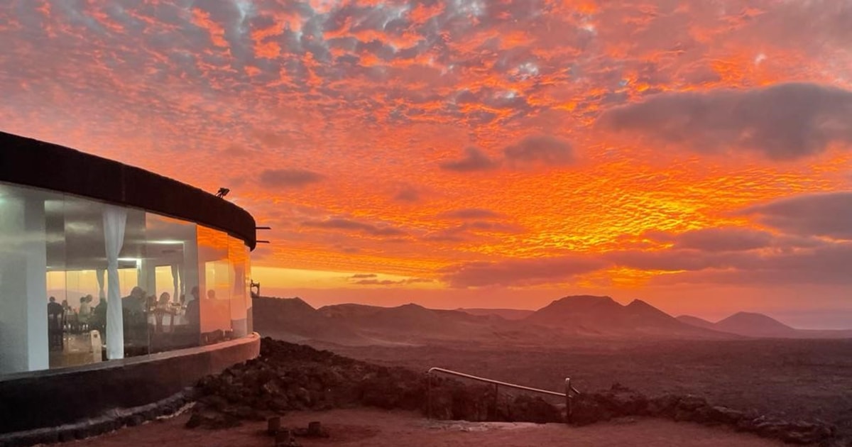 Timanfaya National Park: Evening Tour with Volcano Dinner | GetYourGuide