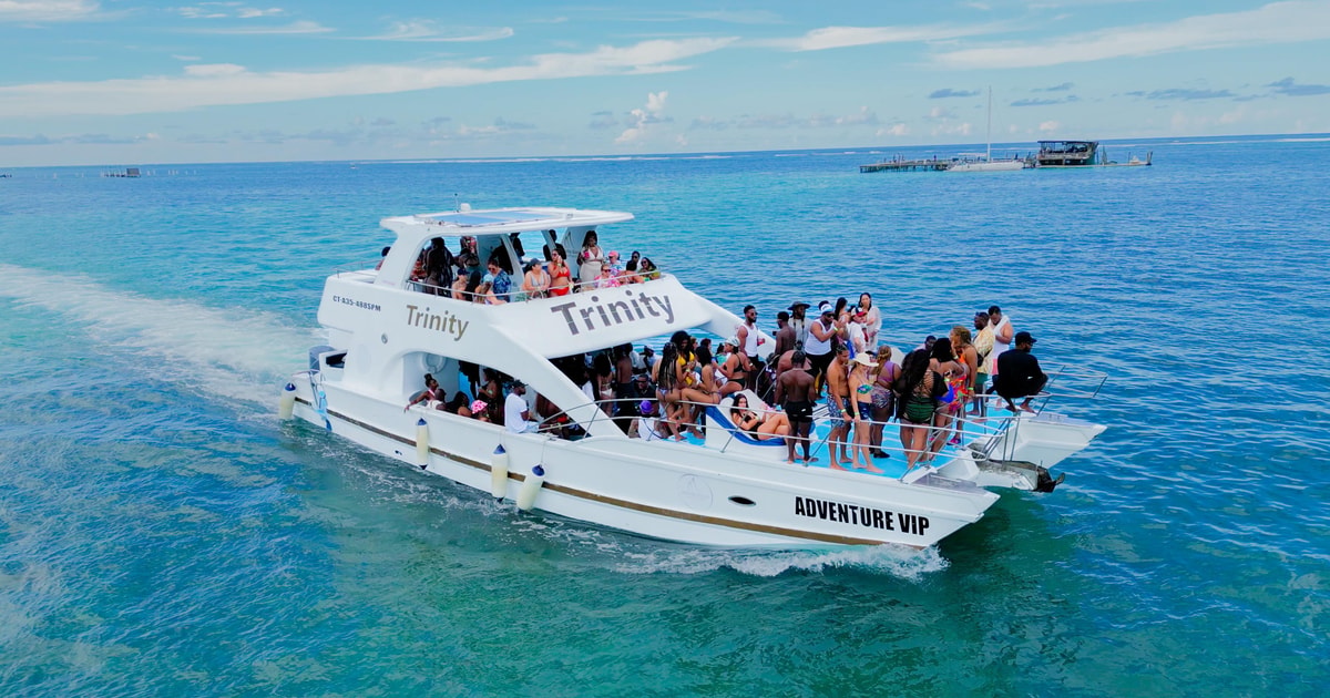 Punta Cana: barco de fiesta con snorkel, alcohol y hip hop | GetYourGuide
