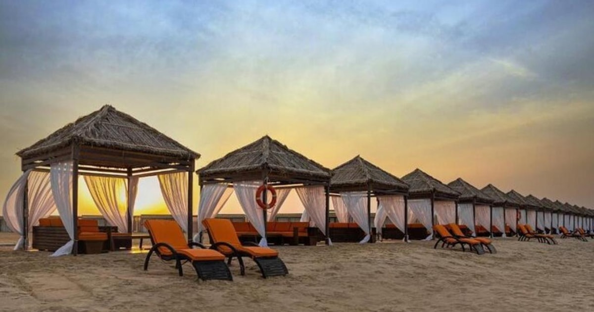 Doha:Full-Day Desert Safari with Lunch or Dinner BBQ at Camp | GetYourGuide