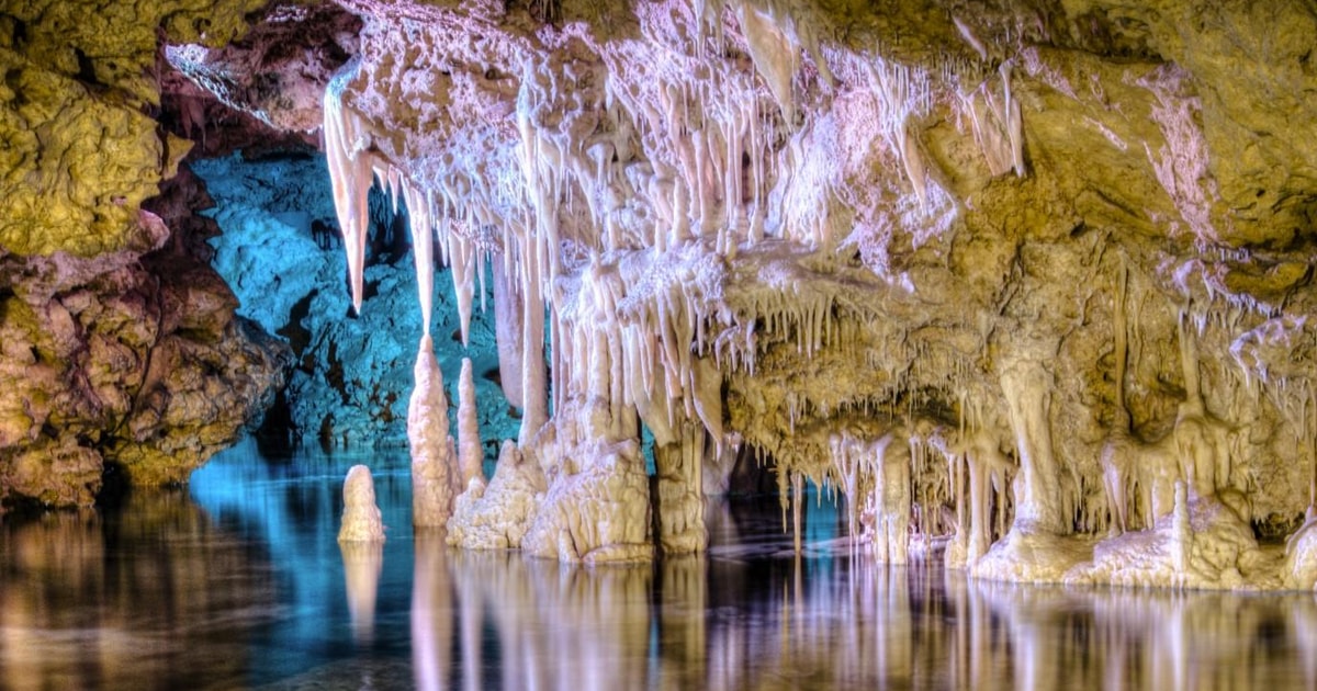 Mallorca: Hams grottor, Blå grottan och audiovisuellt | GetYourGuide