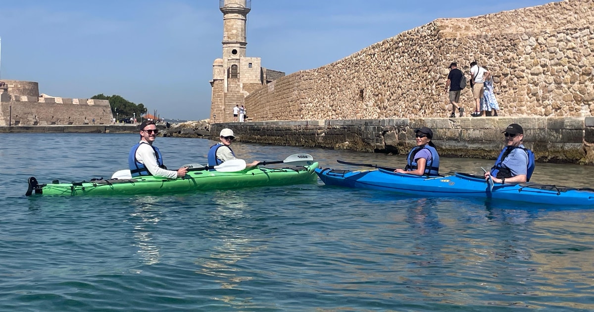 Chania: Guidad tur med kajak i den venetianska hamnen | GetYourGuide