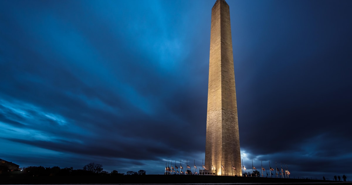 Washington, DC: Walking Tour of Monuments by Moonlight | GetYourGuide