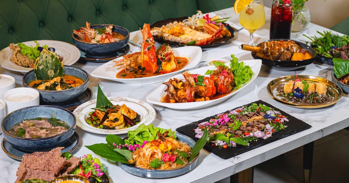 Bangkok: Khao Wireless Road F&B Packages | GetYourGuide
