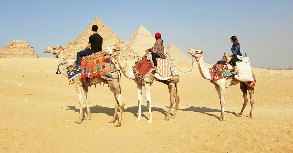 Da Hurghada: viaggio di 2 giorni al Cairo in aereo | GetYourGuide